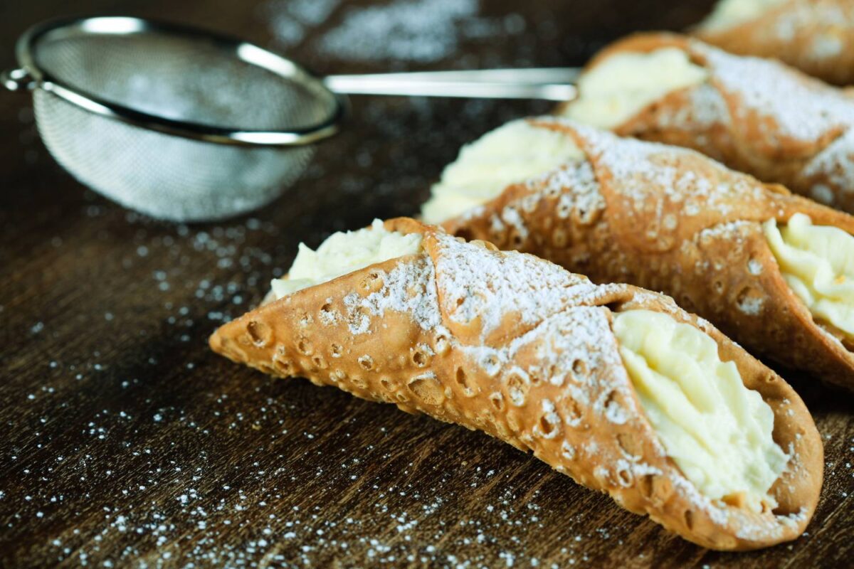How to Make the Perfect Authentic Italian Cannoli